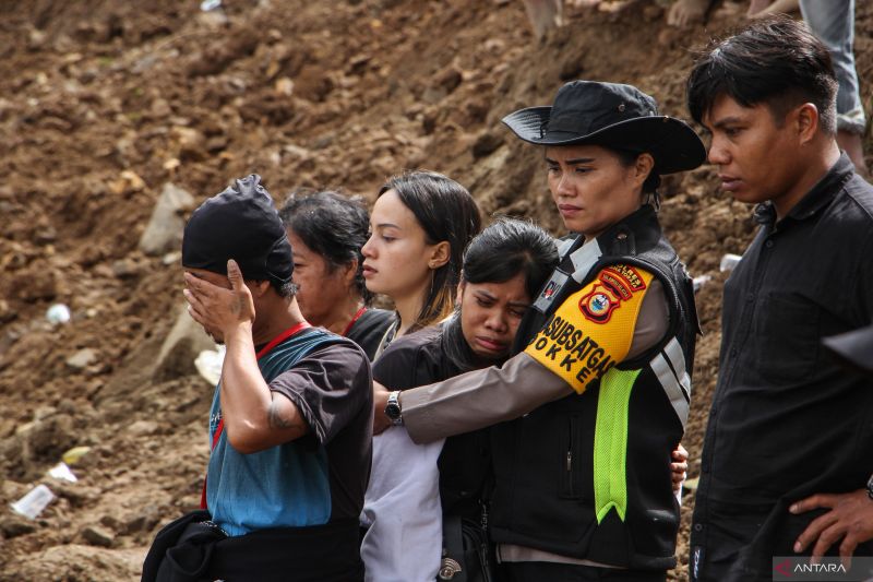 Dinkes Sulsel Kirim Bantuan Untuk Korban Longsor Di Tana Toraja