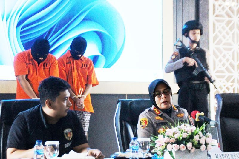 2 Oknum Guru Ponpes di Agam Cabuli 40 Siswa Lelaki 2 Oknum Guru Ponpes di Agam Cabuli 40 Siswa Lelaki