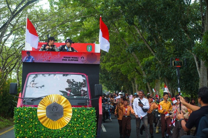 Ribuan Warga Sambut Kepulangan Veddriq Leonardo di Pontianak Ribuan Warga Sambut Kepulangan Veddriq Leonardo di Pontianak