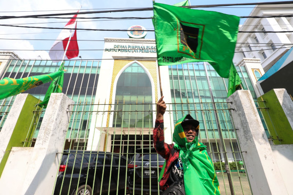 PPP Gabung PKS-NasDem Dukung Ahmad Syaikhu-Ilham Habibie di Pilgub Jabar PPP Gabung PKS-NasDem Dukung Ahmad Syaikhu-Ilham Habibie di Pilgub Jabar