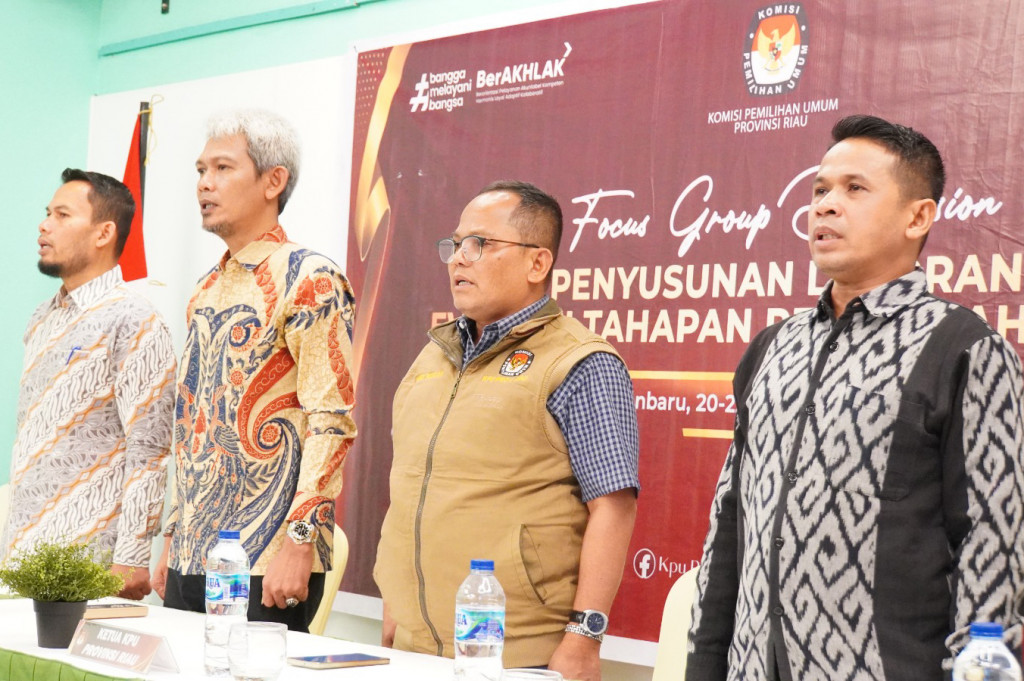 KPU Riau Gelar FGD Penyusunan Laporan Evaluasi Tahapan Pemilu 2024 KPU Riau Gelar FGD Penyusunan Laporan Evaluasi Tahapan Pemilu 2024