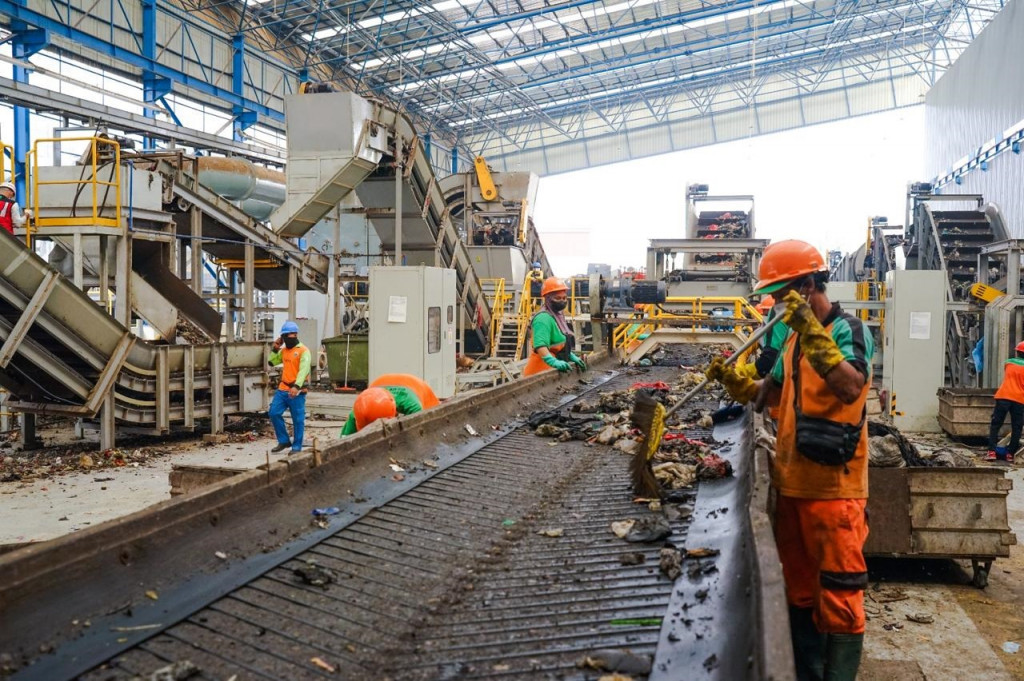 Menteri LH Dorong Inovasi Teknologi untuk Tangani Masalah Sampah