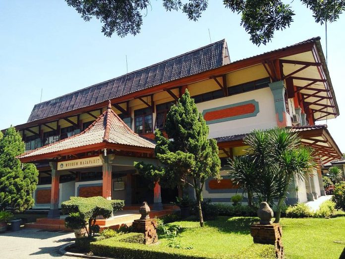 Menbud Tekankan Pentingnya Kawasan Trowulan Tetap Lestari dan Relevan Menbud Tekankan Pentingnya Kawasan Trowulan Tetap Lestari dan Relevan