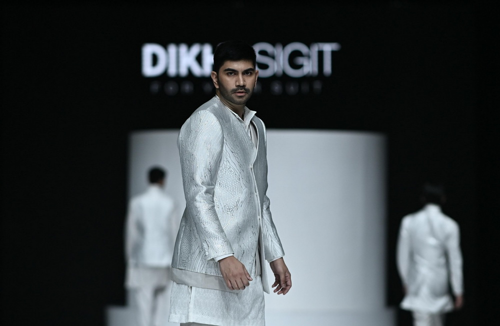 Gandhi Fernando Deg-degan Kembali Jadi Model