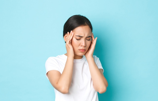 Teknik Mewing: Pengertian, Manfaat, Bahaya, dan Cara Melakukannya