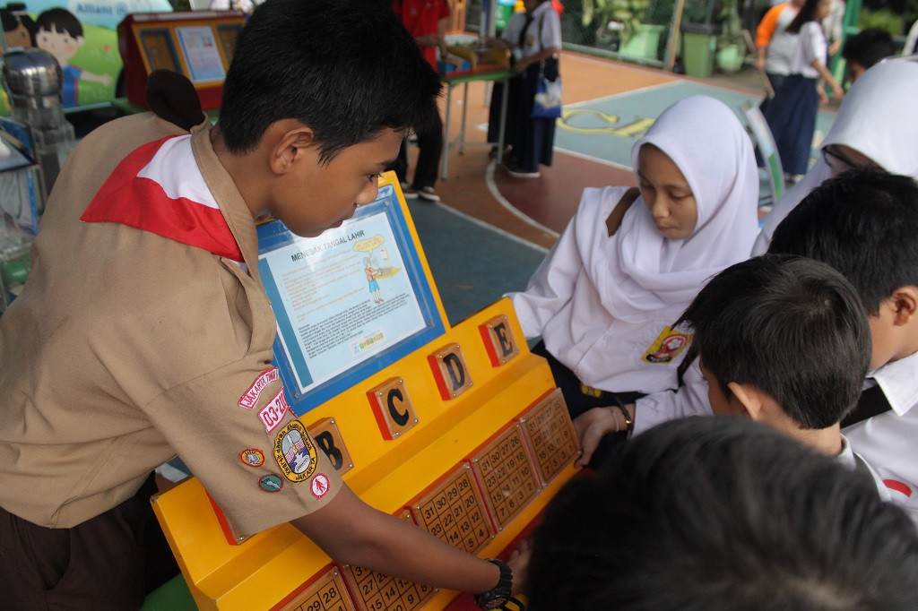 Serunya Internet CAKAP di SMP Negeri 99 Jakarta - Medcom.id