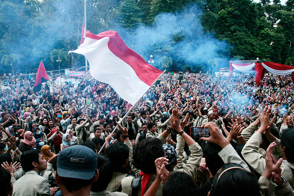 Mahasiswa UGM Tolak Kenaikan Uang Kuliah Tunggal Mahasiswa UGM Tolak Kenaikan Uang Kuliah Tunggal