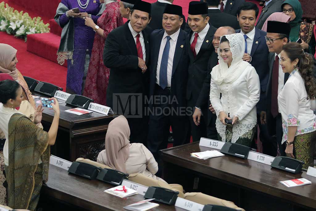 Swa Foto Anggota Dewan Usai Sidang Tahunan