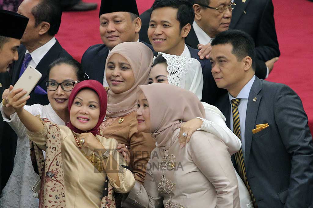 Swa Foto Anggota Dewan Usai Sidang Tahunan