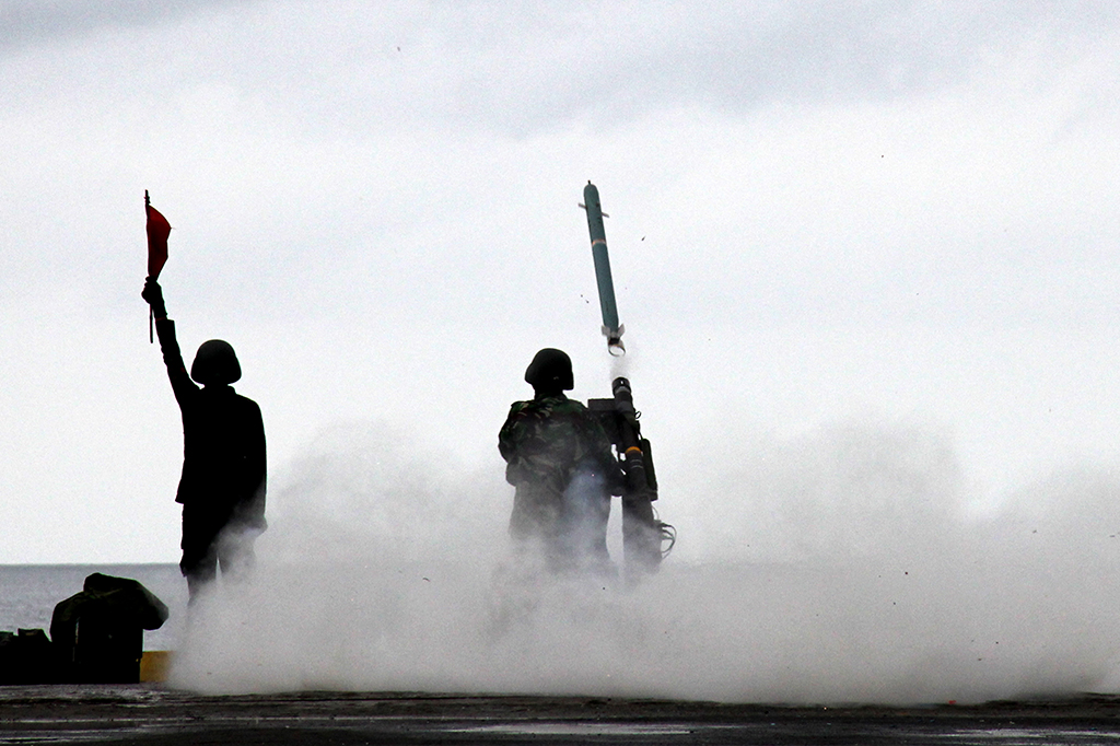 TNI AU Uji Coba Senjata Baru Jenis Rudal dan Meriam