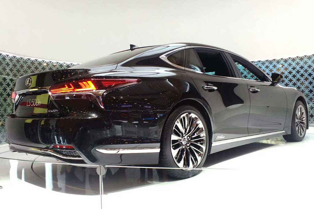 Penampilan Perdana Lexus New LS500 di Asia
