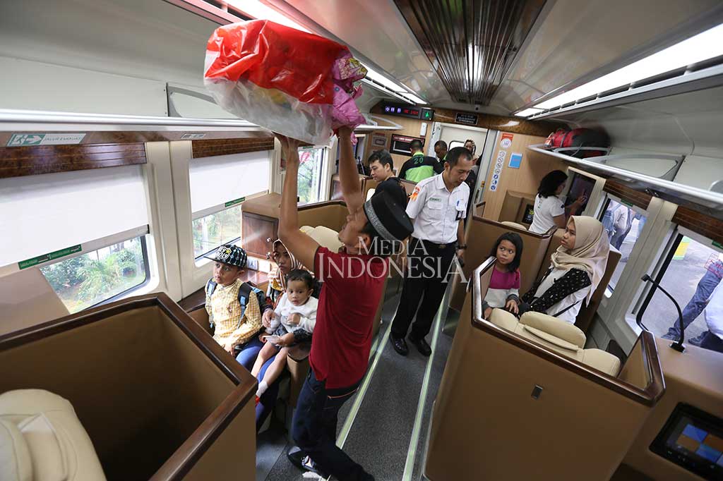 Kereta Mewah Sleeper Mulai Beroperasi