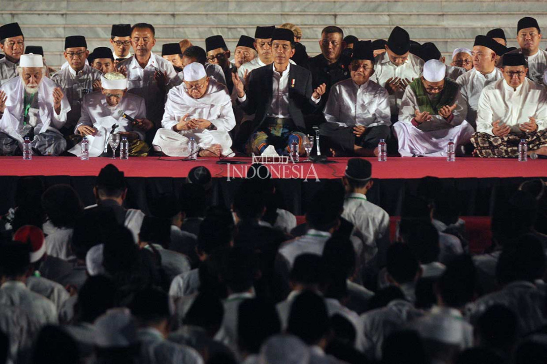 Jokowi Gelar Zikir dan Doa untuk Bangsa di Istana Merdeka - Medcom.id