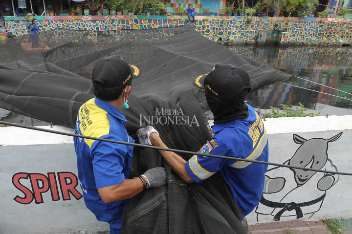 Banyak Sampah, Waring Kali Item Dicopot