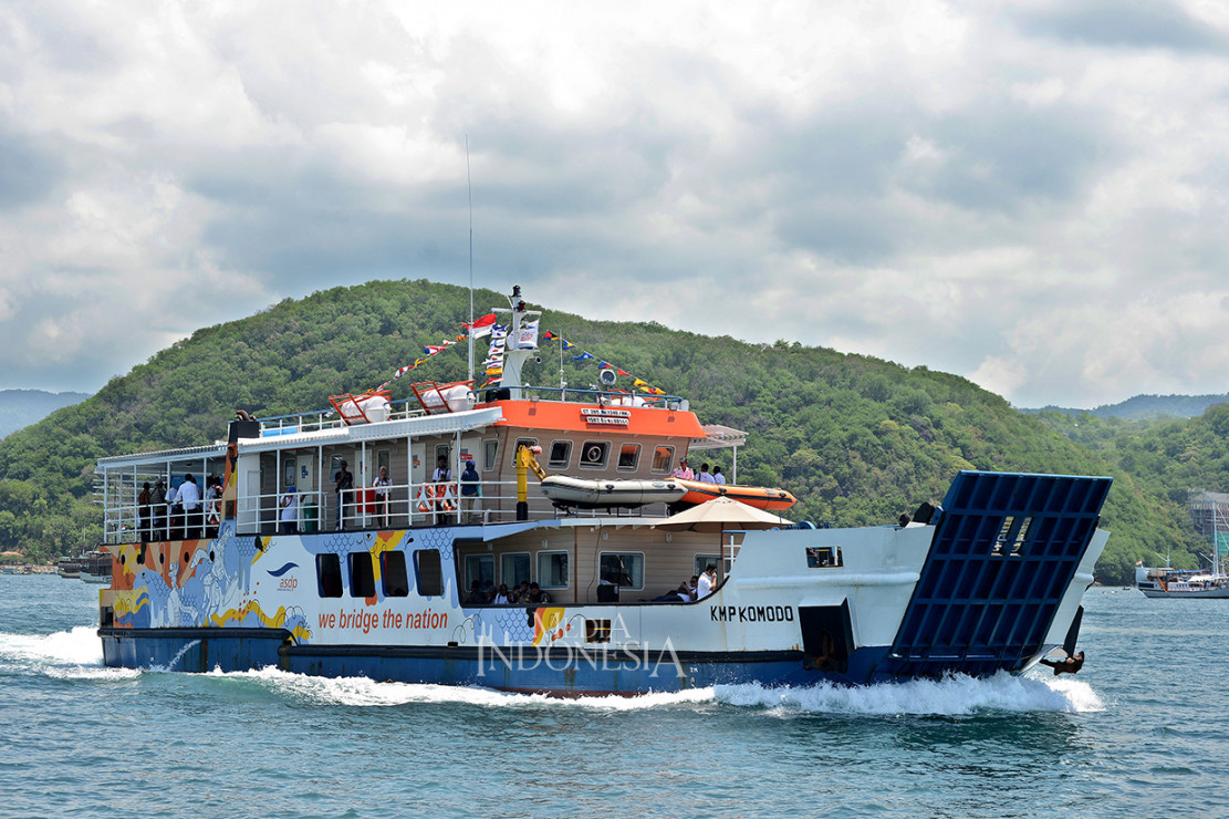 Menteri Rini Resmikan Dermaga Pulau Rinca NTT