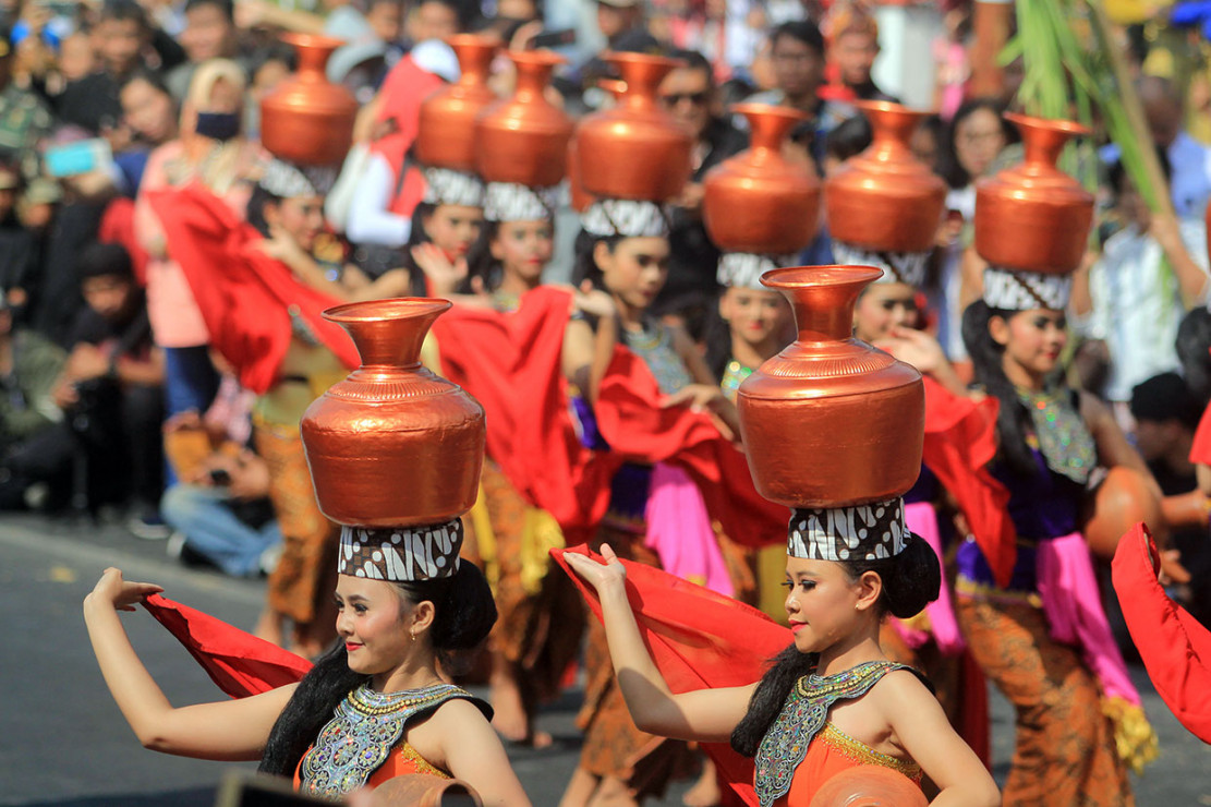 Warga Cigugur Kuningan Gelar Tradisi Serentaun