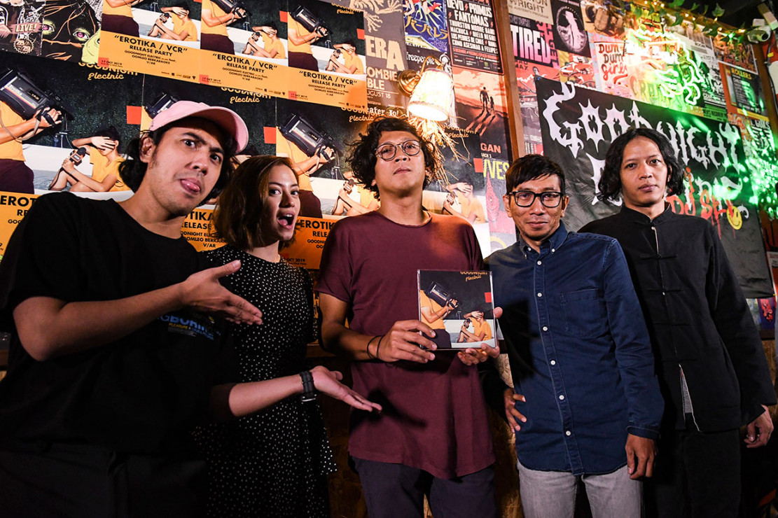 Goodnight Electric Rilis Single Baru Erotika