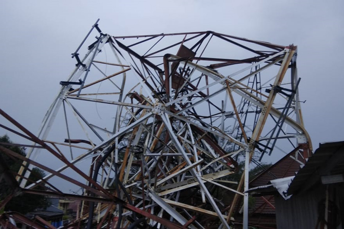 Tower Pemancar RRI di Radio Dalam Jaksel Roboh
