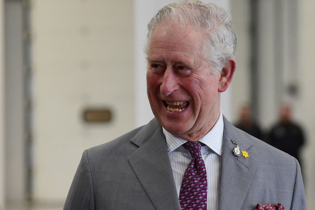 Pangeran Charles Keluar dari Karantina