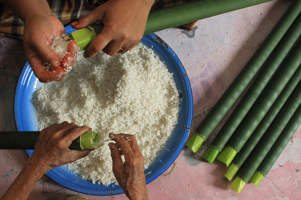 Tradisi Masak Lemang Jelang Ramadan Warga Aceh Tradisi Masak Lemang Jelang Ramadan Warga Aceh