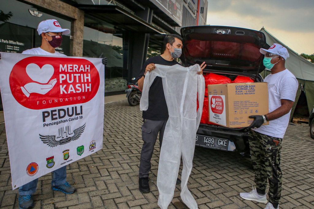 PFI Terima Donasi APD untuk Pencegahan Covid-19
