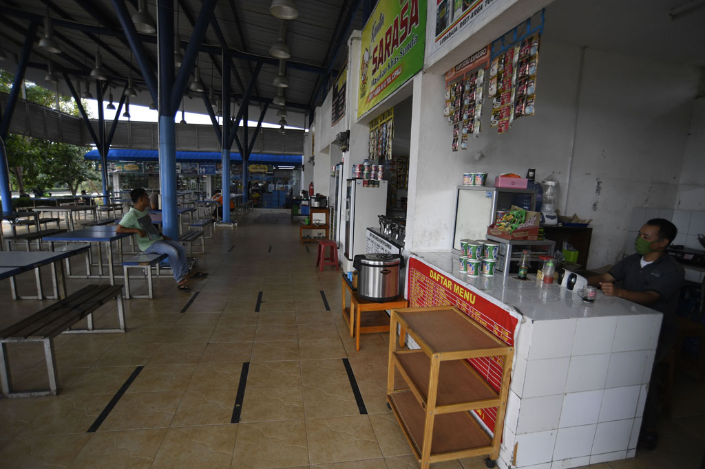 Rest Area Km 86 B Tol Cikampek-Jakarta Sepi Pengunjung