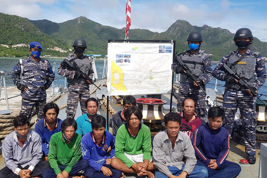 KRI Yos Sudarso Tangkap 2 Kapal Ikan Vietnam - Medcom.id
