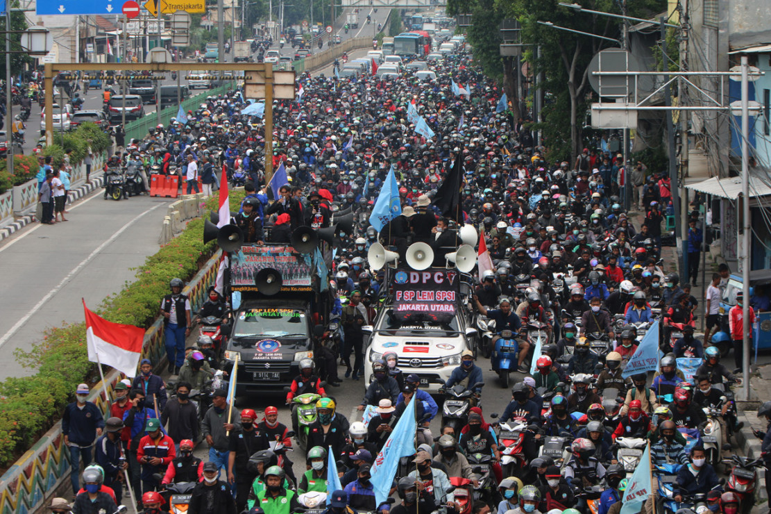 Suasana Demo Tolak UU Ciptaker di Jakarta