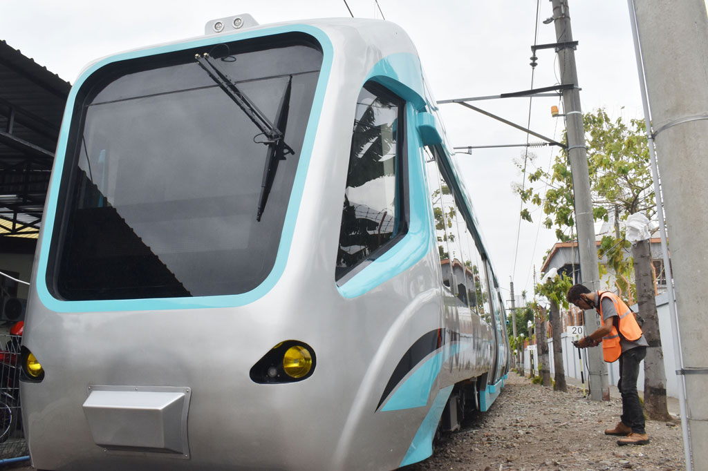 PT INKA Madiun Buat Trem Bertenaga Baterai