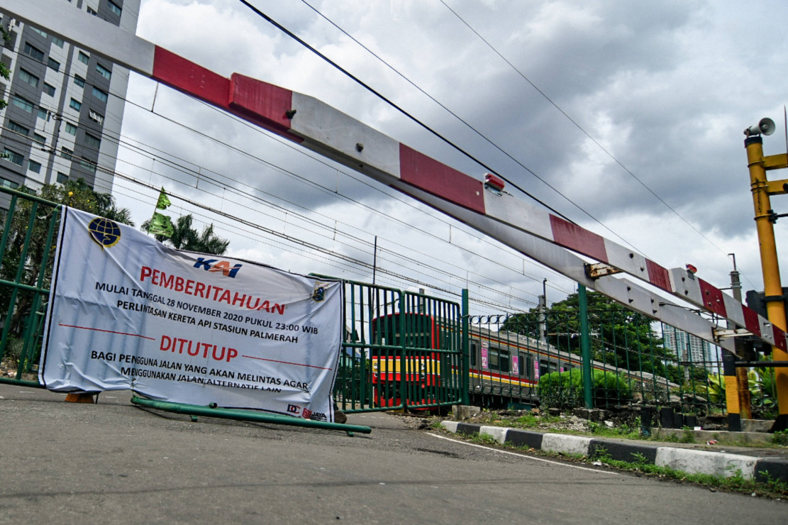 Perlintasan KA Stasiun Palmerah Ditutup