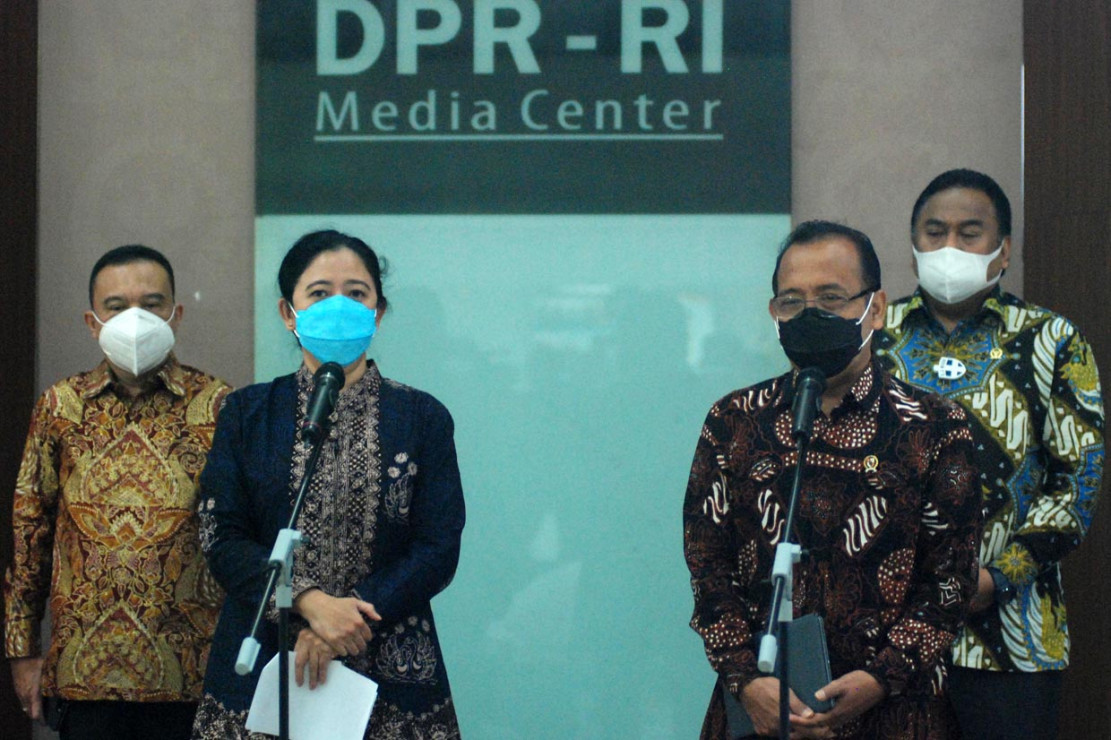 Jokowi Resmi Ajukan Listyo Sigit Jadi Calon Kapolri ke DPR Jokowi Resmi Ajukan Listyo Sigit Jadi Calon Kapolri ke DPR