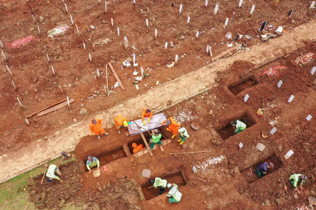 Duh, Dalam Sepekan Sudah 306 Jenazah Covid-19 Dimakamkan di TPU Bambu ...