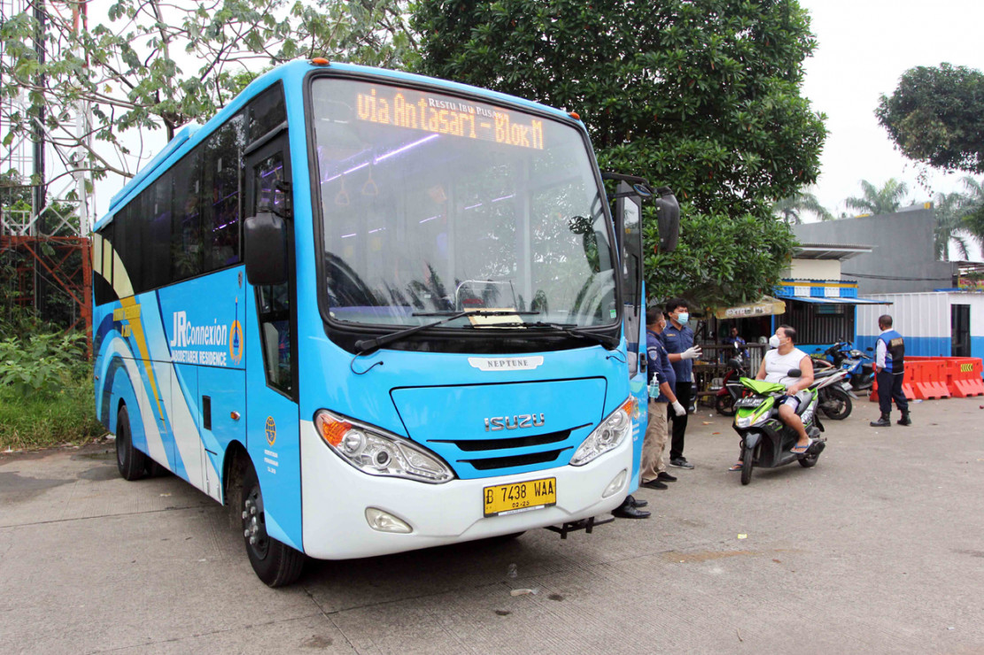 Foto: Antusiasme Warga Gunakan Bus JR Connexion Sawangan-Thamrin