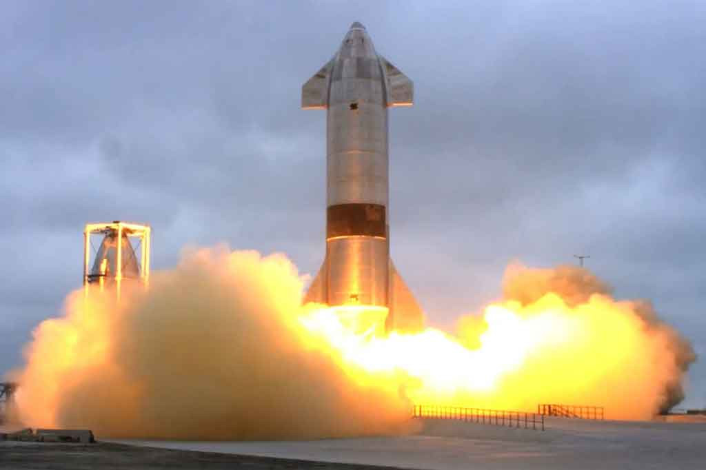 Mantap! SpaceX Sukses Daratkan Roket Starship