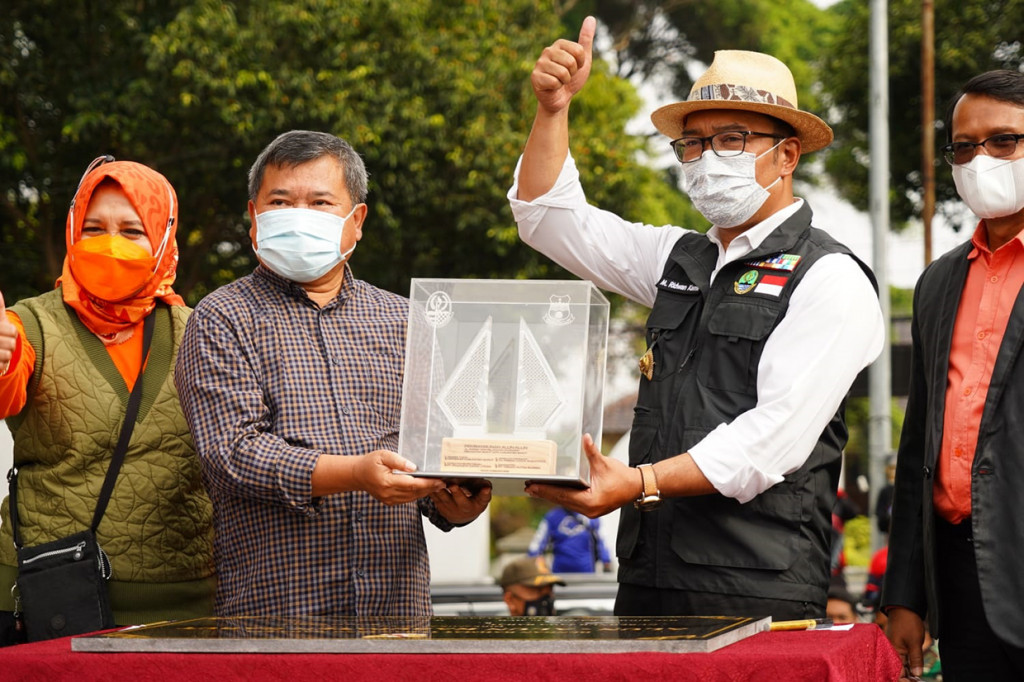 Ridwan Kamil Resmikan Wajah Baru Alun-alun Garut