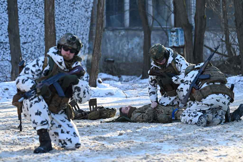 Foto: Pasukan Ukraina Berlatih Perang Kota di Kota Hantu Chernobyl