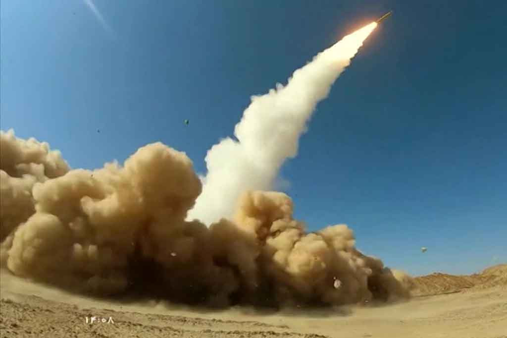 Iran Luncurkan Rudal Jarak Jauh, Bisa Jangkau Israel