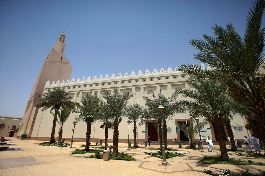 Suasana Masjid Bir Ali Madinah - Medcom.id
