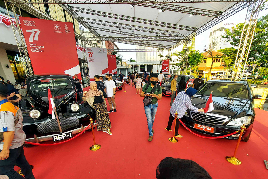 Mengunjungi Pameran Mobil Kepresidenan di Sarinah