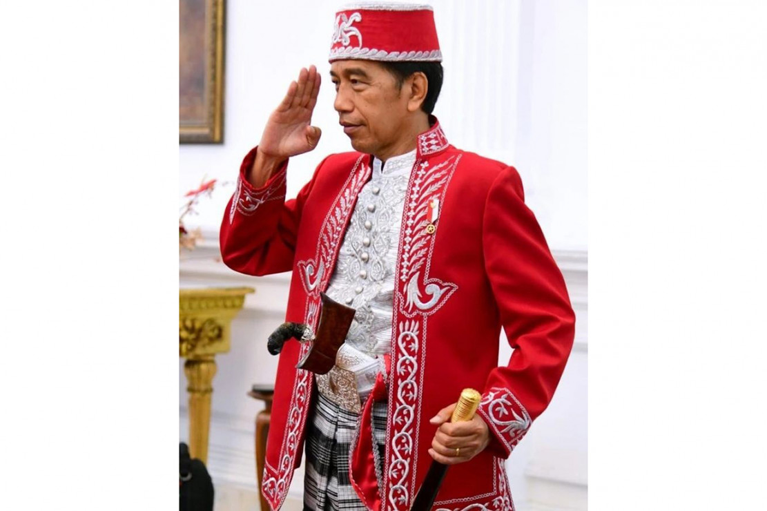 Potret Jokowi dan Iriana Pakai Baju Adat Buton di Upacara HUT ke-77 RI