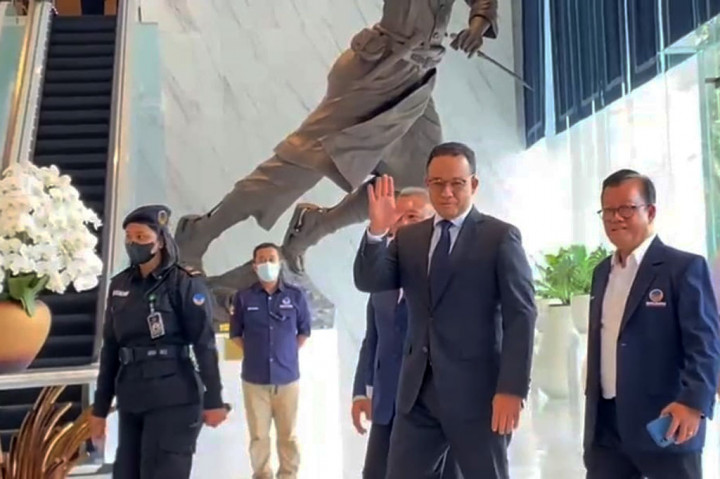 Momen Anies Baswedan Duduk Satu Meja dengan Surya Paloh