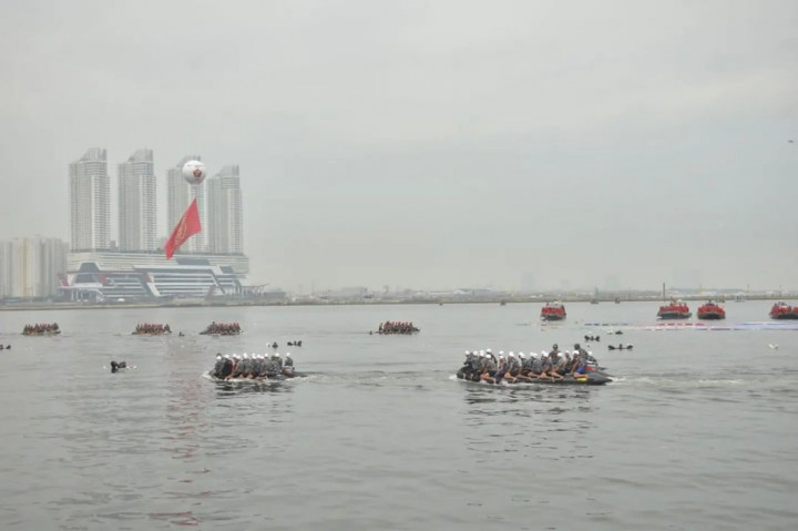 Keren! TNI AL Pecahkan Rekor MURI Water Trappen