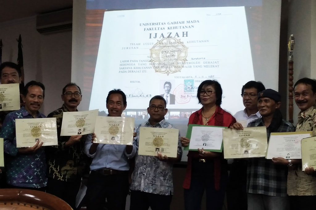 Saat Teman Seperjuangan Jokowi Tunjukkan Ijazah dan Aktivitas Saat Mahasisw