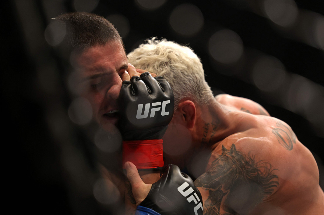 UFC 280: Hajar Oliveira, Islam Makhachev Rebut Sabuk Juara