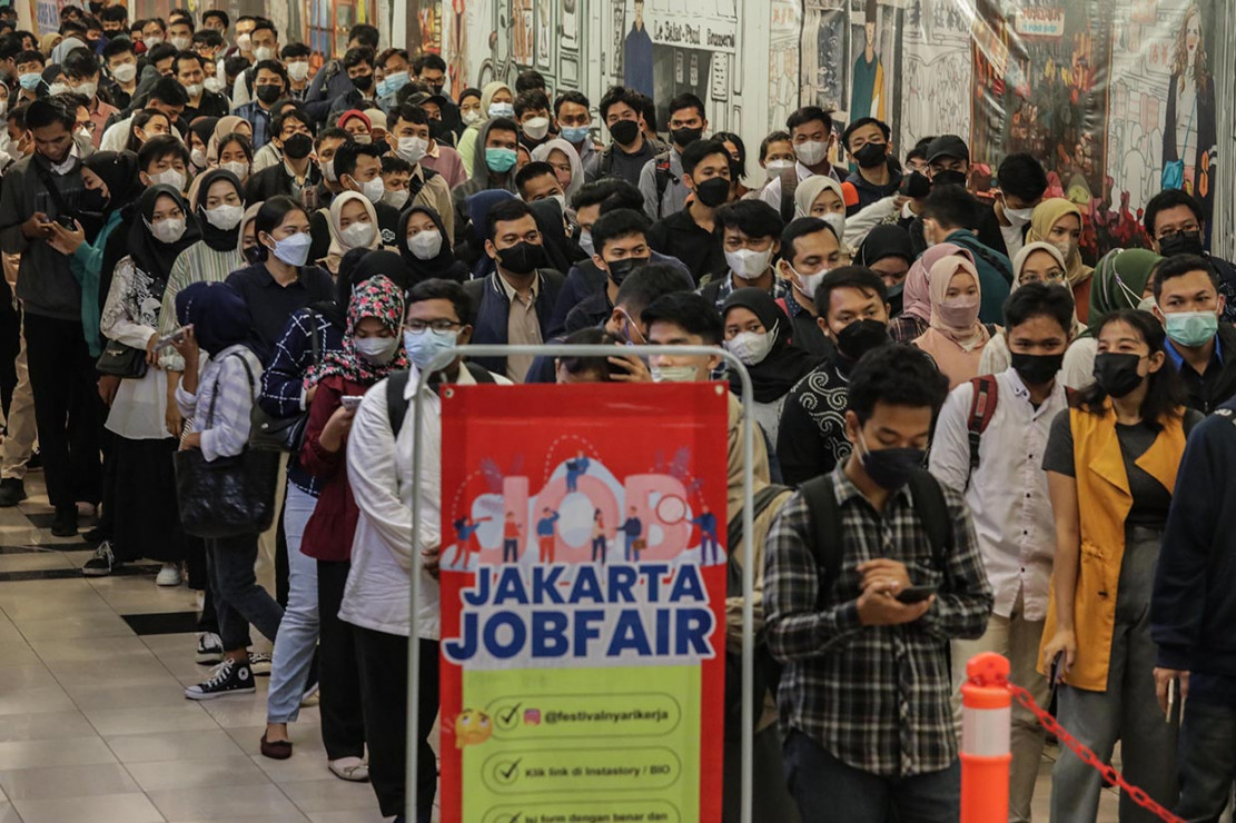 Potret Antrean Ribuan Pencari Kerja di Jakarta Job Fair 2022