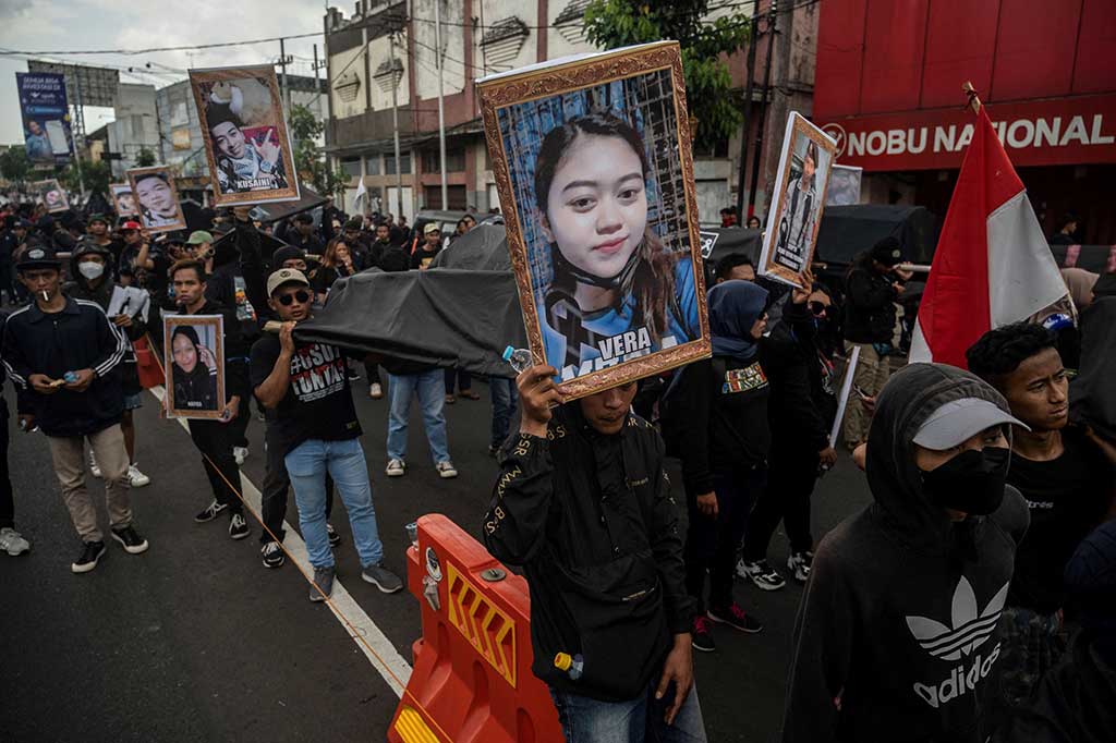Potret Aremania Gelar Aksi Damai Tuntut Pengusutan Tragedi Kanjuruhan