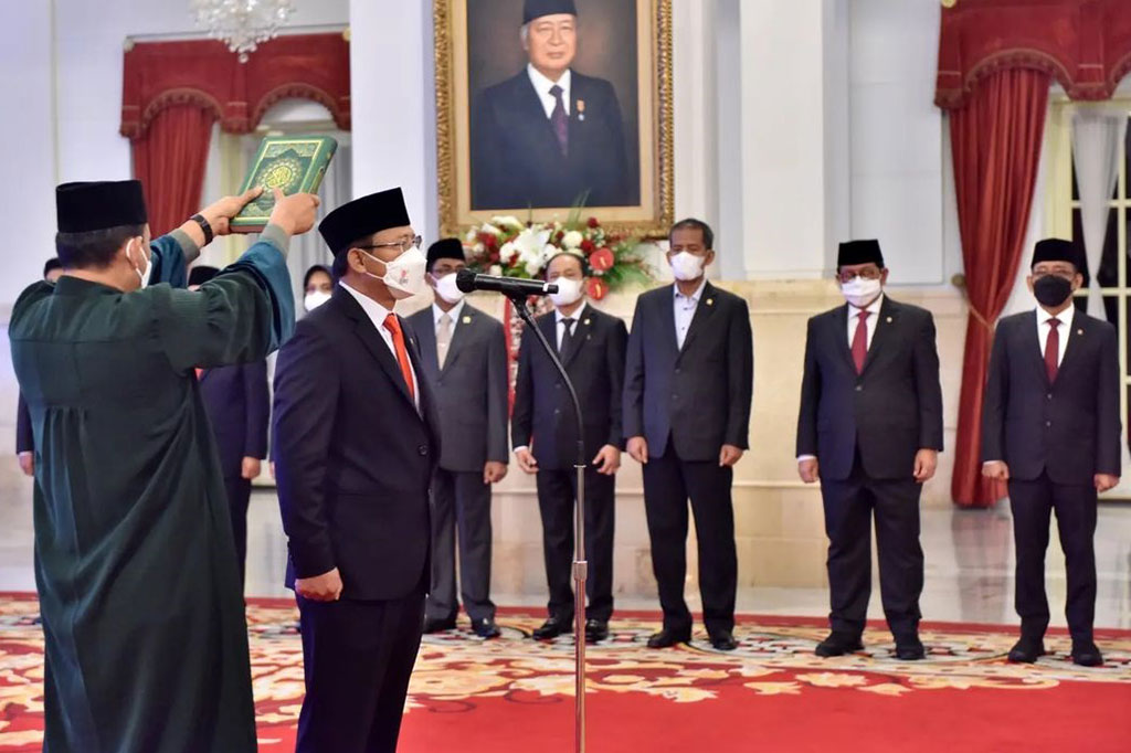 Jokowi Saksikan Pengucapan Sumpah dan Lantik Pejabat Negara Jokowi Saksikan Pengucapan Sumpah dan Lantik Pejabat Negara