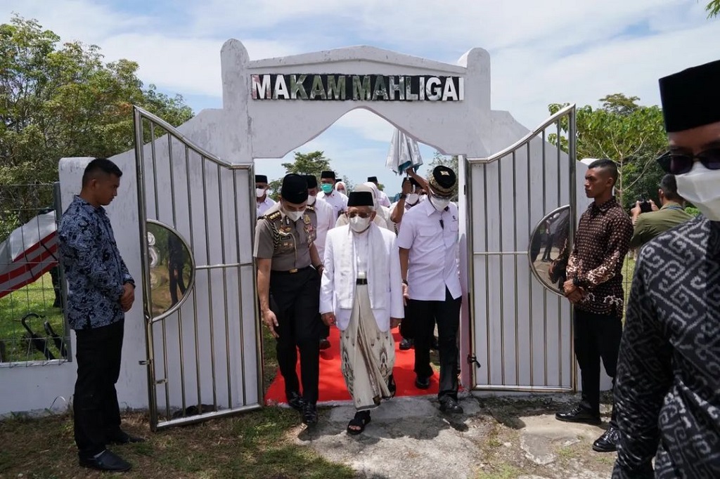 Wapres Ziarah ke Makam Para Ulama di Kota Barus