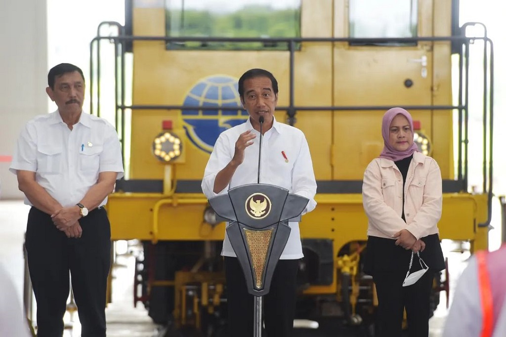 Jokowi Resmikan Kereta Api di Sulawesi Selatan Rute Maros-Barru