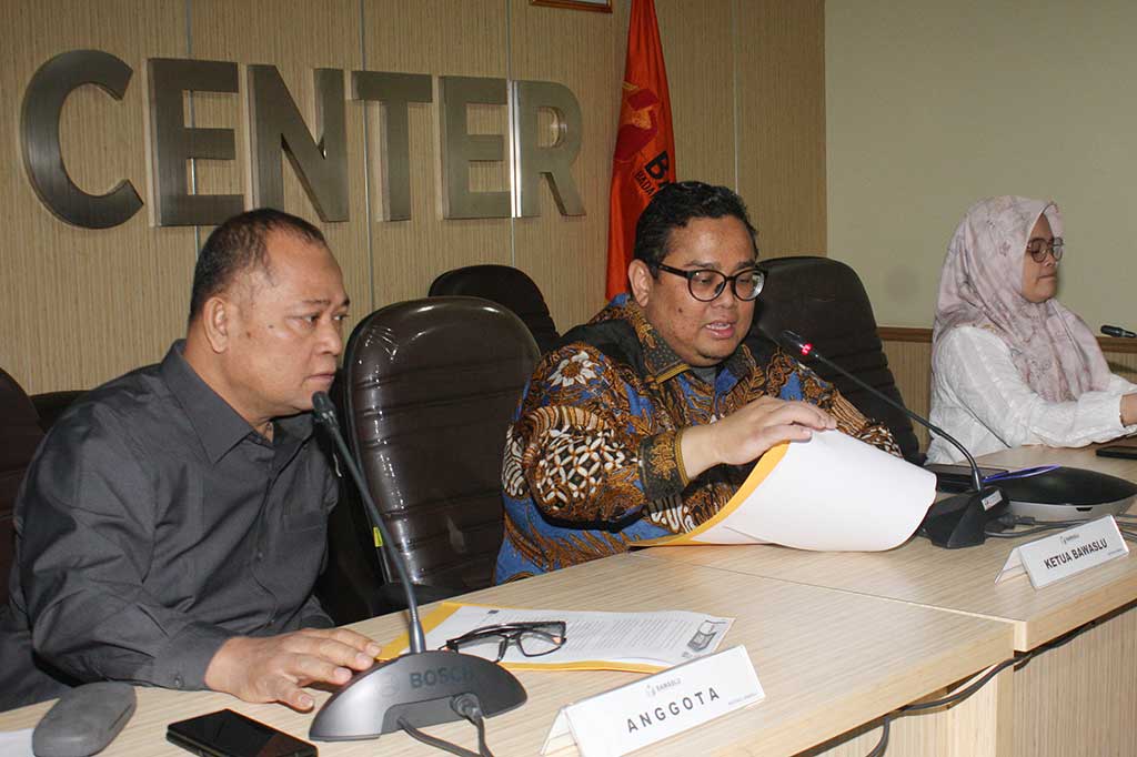 Bawaslu: Tak Ada Pelanggaran dalam Pembagian Amplop di Sumenep Bawaslu: Tak Ada Pelanggaran dalam Pembagian Amplop di Sumenep